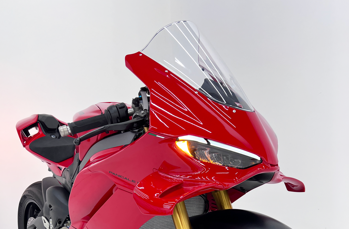 2025+ V4 Panigale Front Turn Signals (North American ONLY) – FuturisMoto